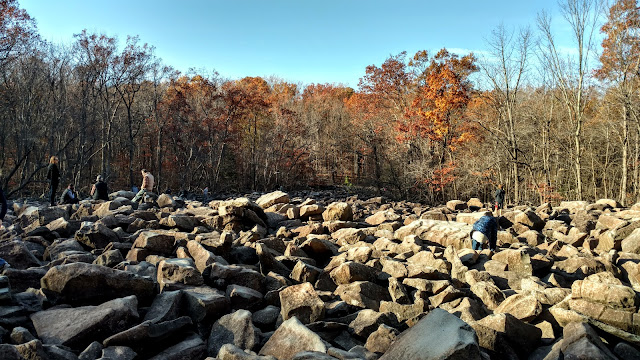Live free or die: Каміння, що дзвенить. Рінгінг рокс парк. Пенсильванія ...