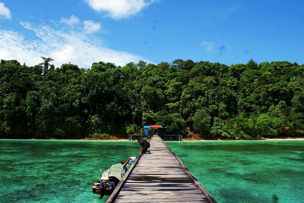 Kakaban Island | Make your day valuable , with my article