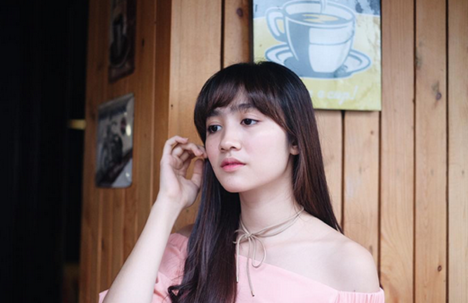 Galeri Foto Febby Rastanty - Revolver