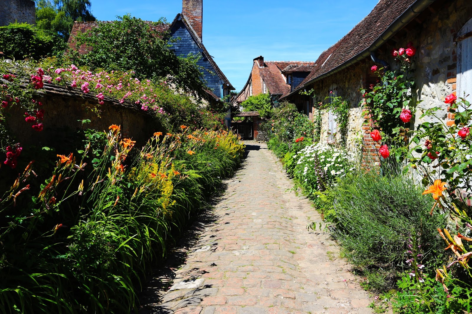 Lipstick Road: Lovely Day in the French Countryside - Style, Beauty and ...