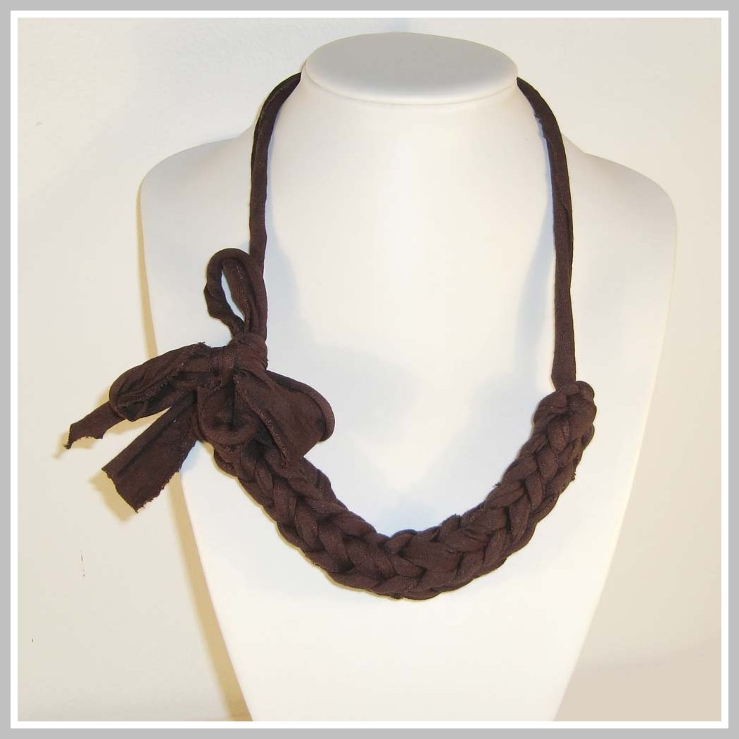 schmuck und mode: T-Shirt kette, Textilkette, Stoff-Kette ... oder Schal