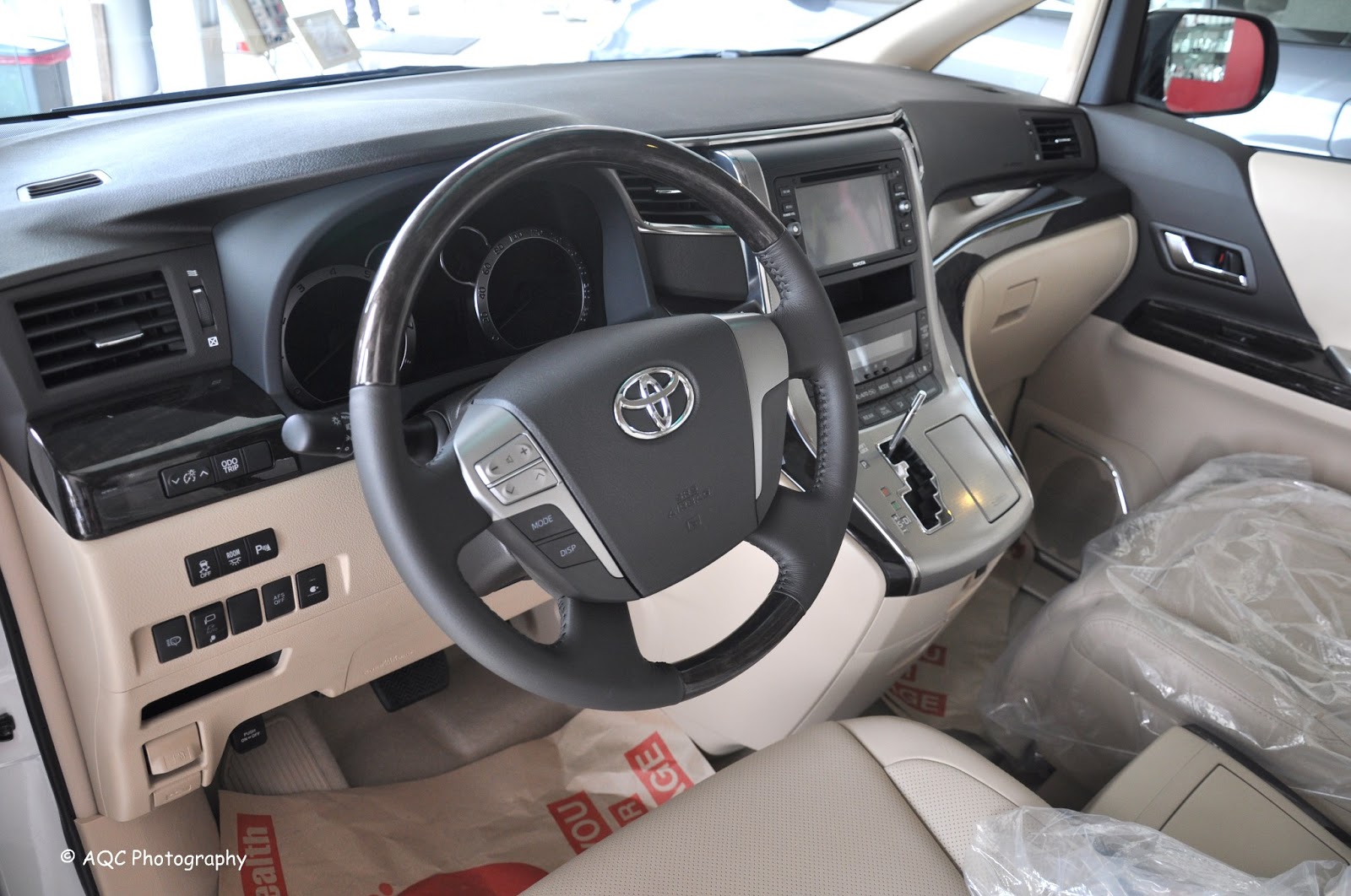 So, What's Inside a Toyota Alphard? [Photos] ~ Cheftonio's Blog
