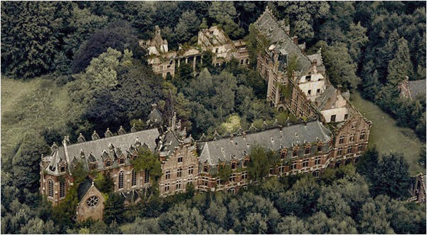 Deserted Places: The abandoned Castle of Mesen in Belgium