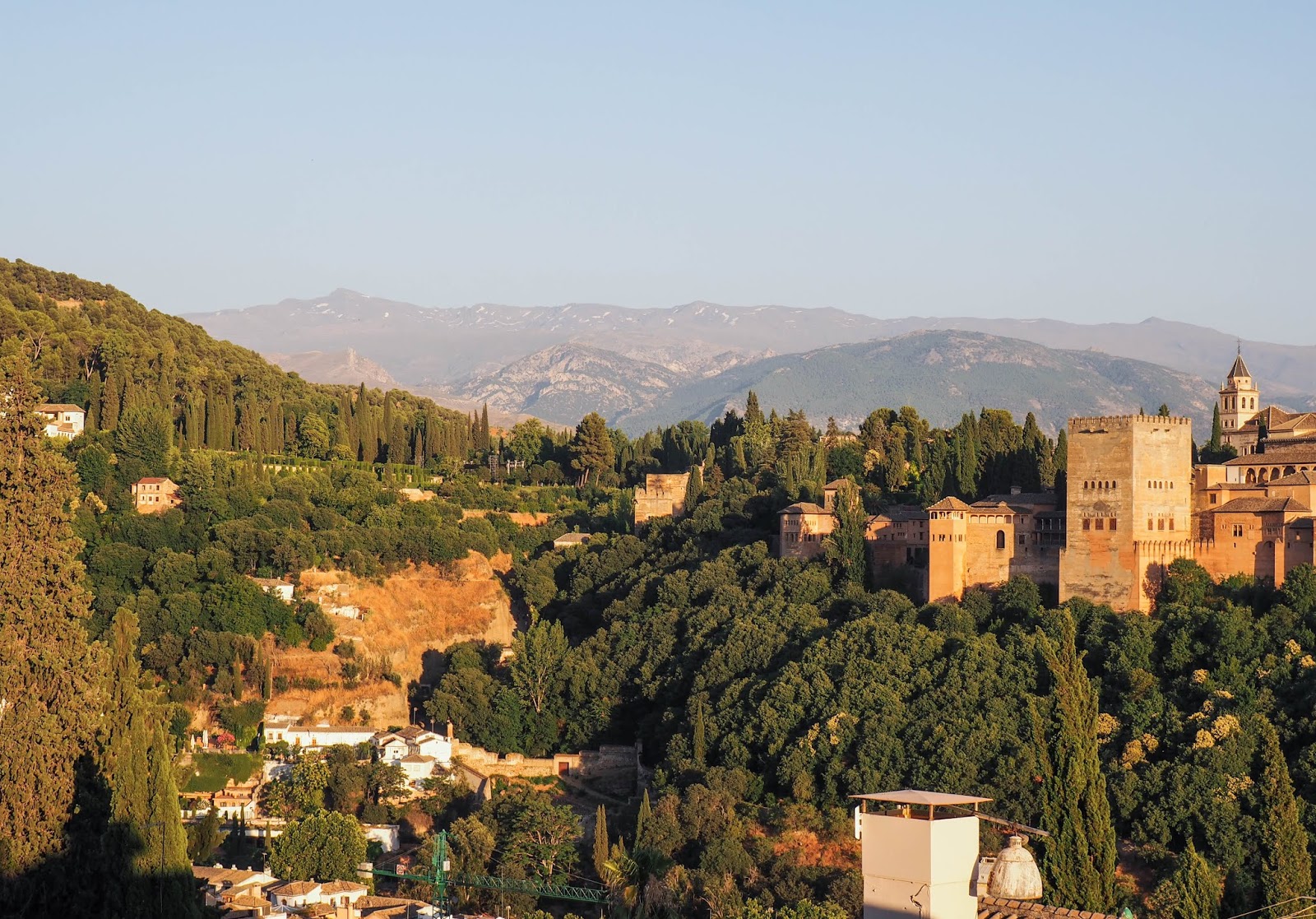 ALHAMBRA - KOLME KULMAA GRANADAN SUOSITUIMPAAN NÄHTÄVYYTEEN / Elina ...