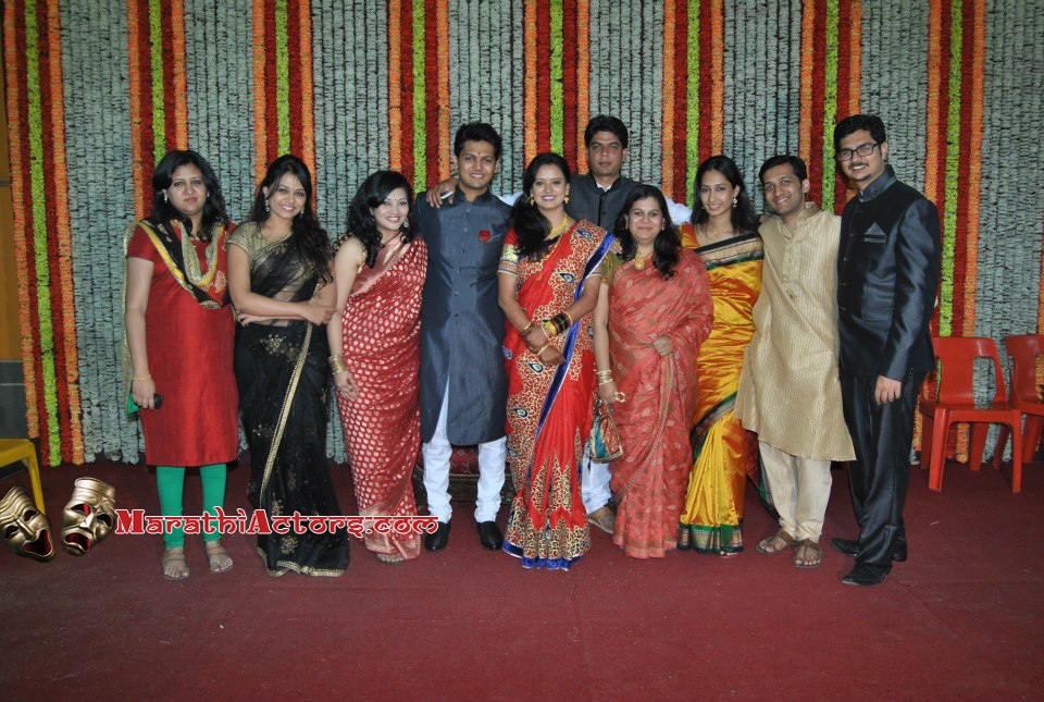 marathi actor and actress: Sharvari lohkare and Sagar more wedding pics