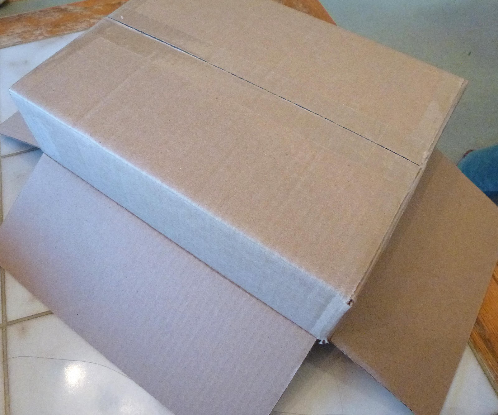 Leslie's Art and Sew: Turn A Box Inside Out