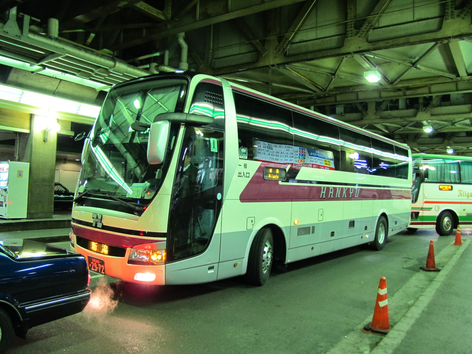 リョウさんの徒然日記: 画像祭りin阪急高速バス（三菱ふそうバス製造編） The Maroon arrow Express of Hankyu ...