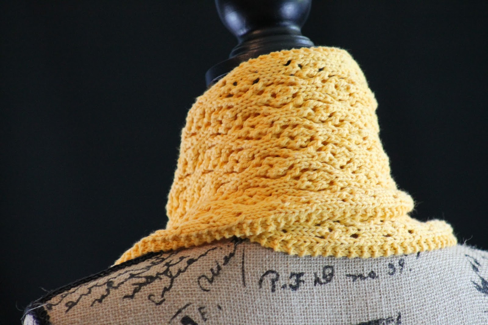 Balls to the Walls Knits: Floral Mesh Scarf