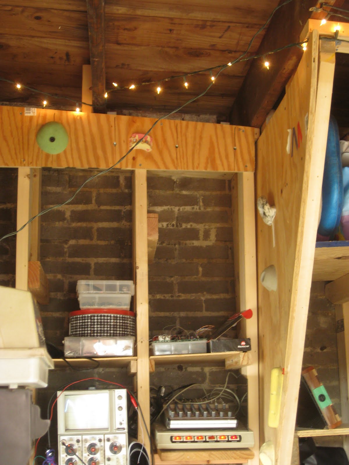 Peter B: Just B: Ideal babyproofed Micro-Cottage @ Shack in the back