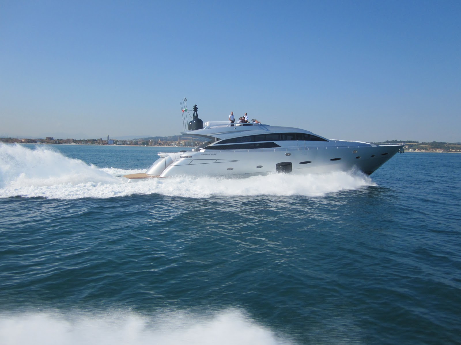 Pershing Yachts: Pershing Yachts 82' & 92' Speed & Performance