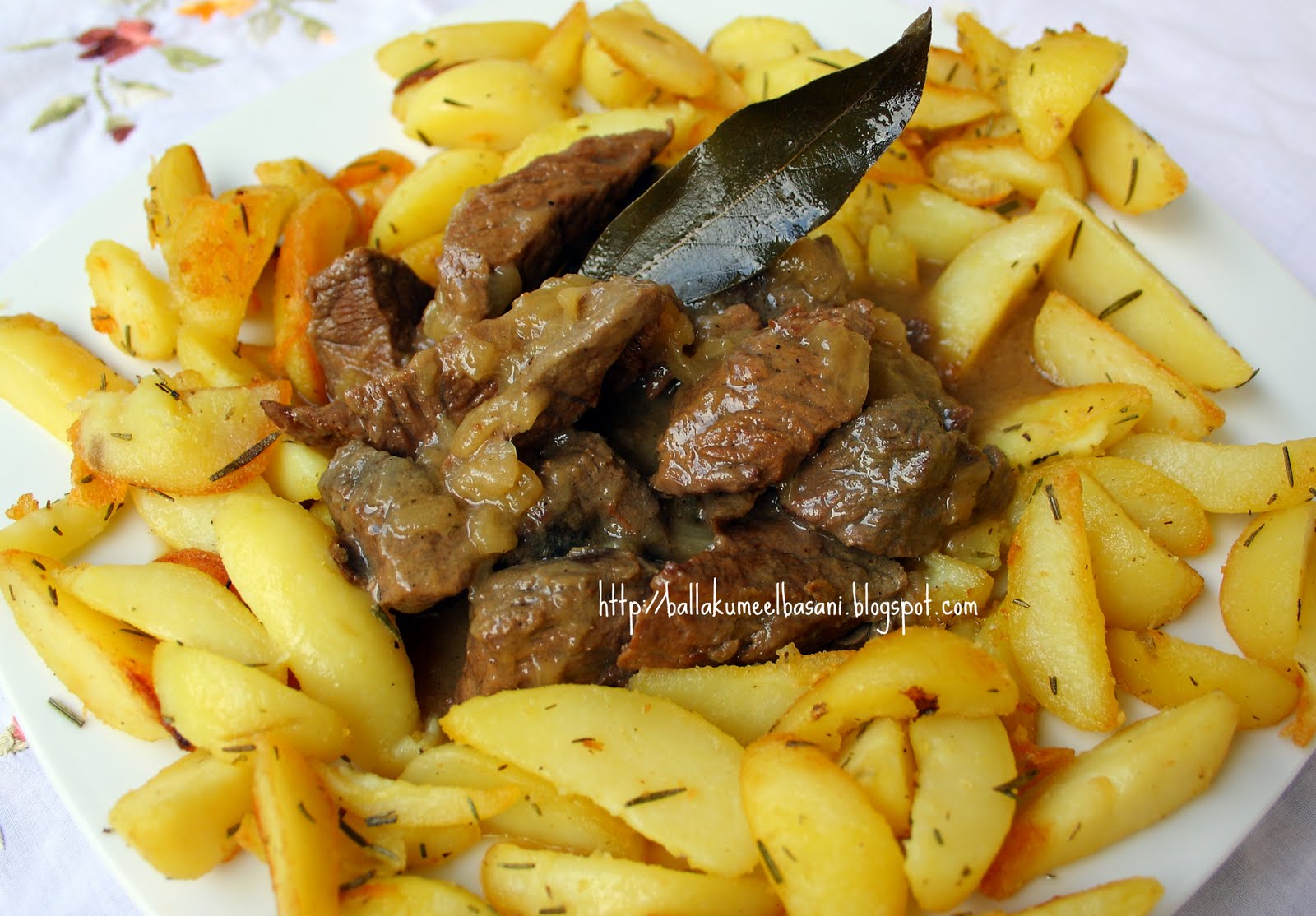 Ballakume Elbasani: Patate me mish mezi