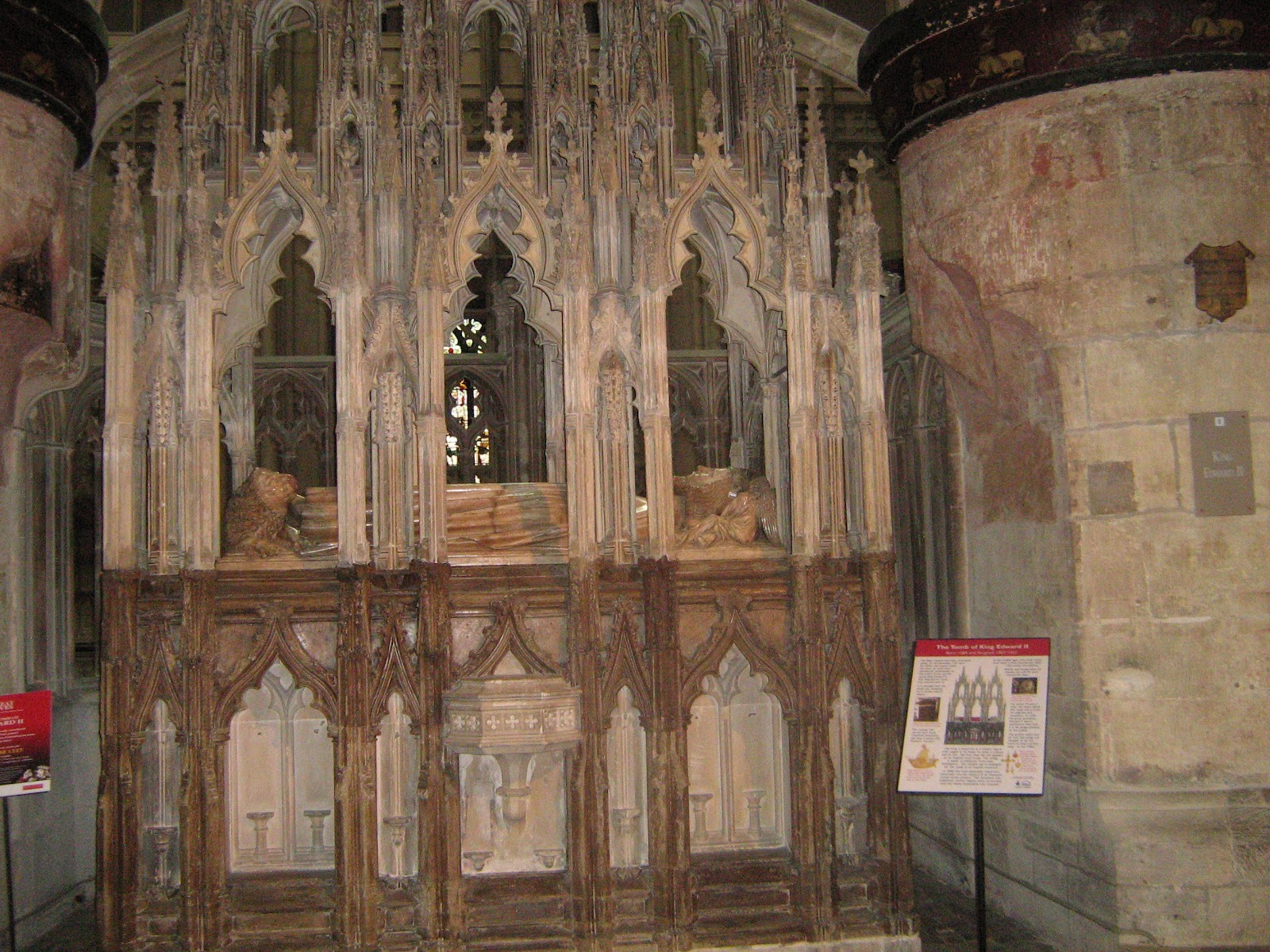Piers Gaveston: Tomb of Edward II