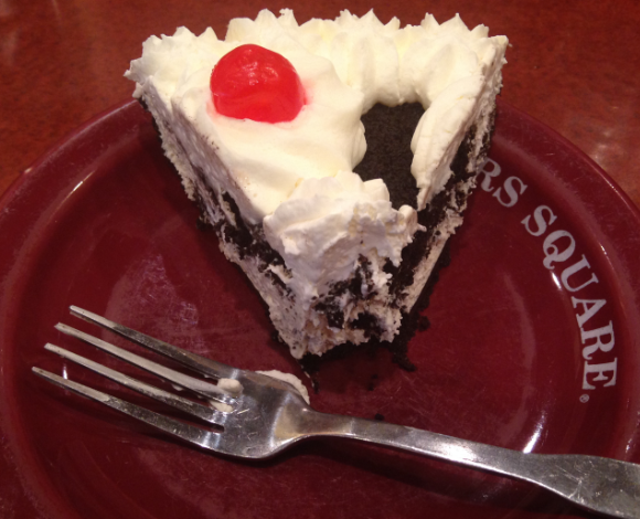 Danielle's Dish: Review: Bakers Square Honey Mustard Club Pita and Pie