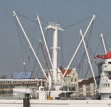 Nautical Science Studies: CRANES AND DERRICKS