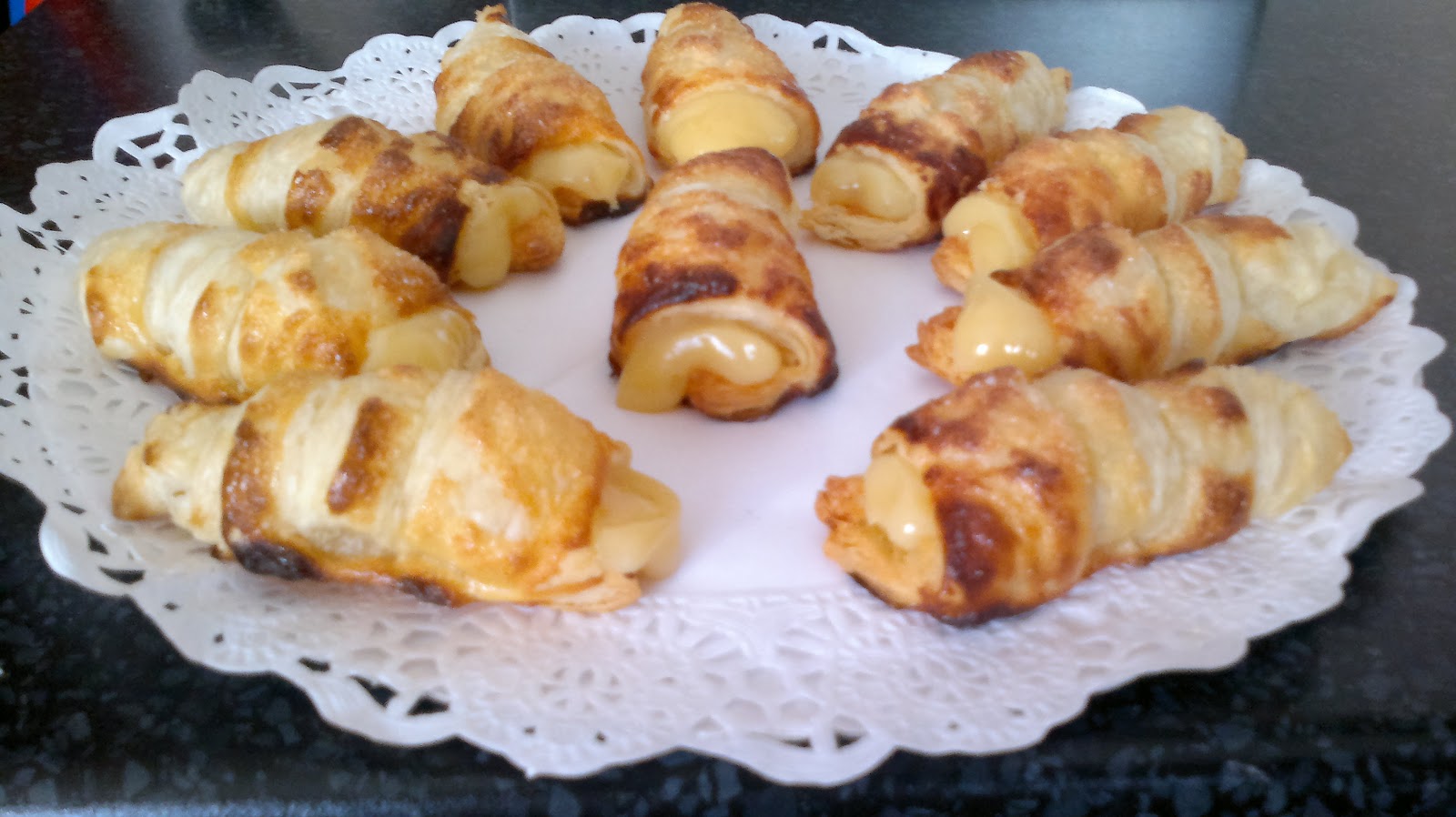 COMER CASERO ES MAS SANO Y NADA CARO: CANUTOS RELLENOS DE CREMA PASTELERA