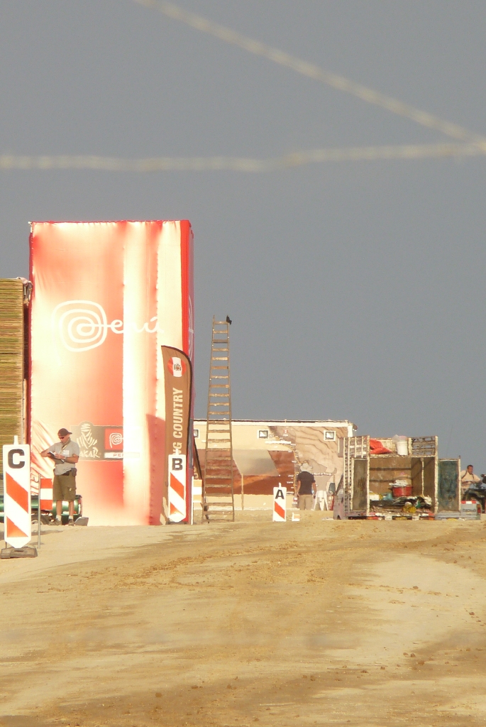 SPECIAL BAGGAGE: Dakar 2013 base camp in Pisco
