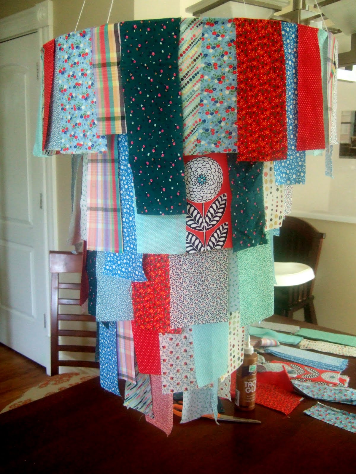 dear london: diy: fabric mobiles