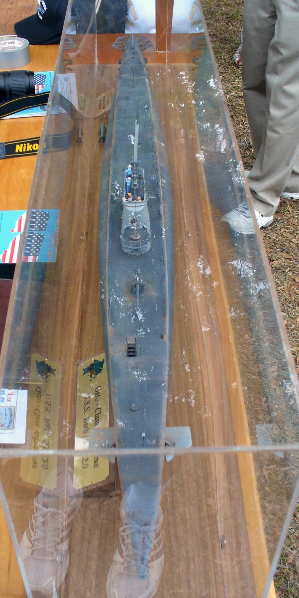A League of Ordinary Gamers: Road to Victory 2012: USS Barb 1:72 Model