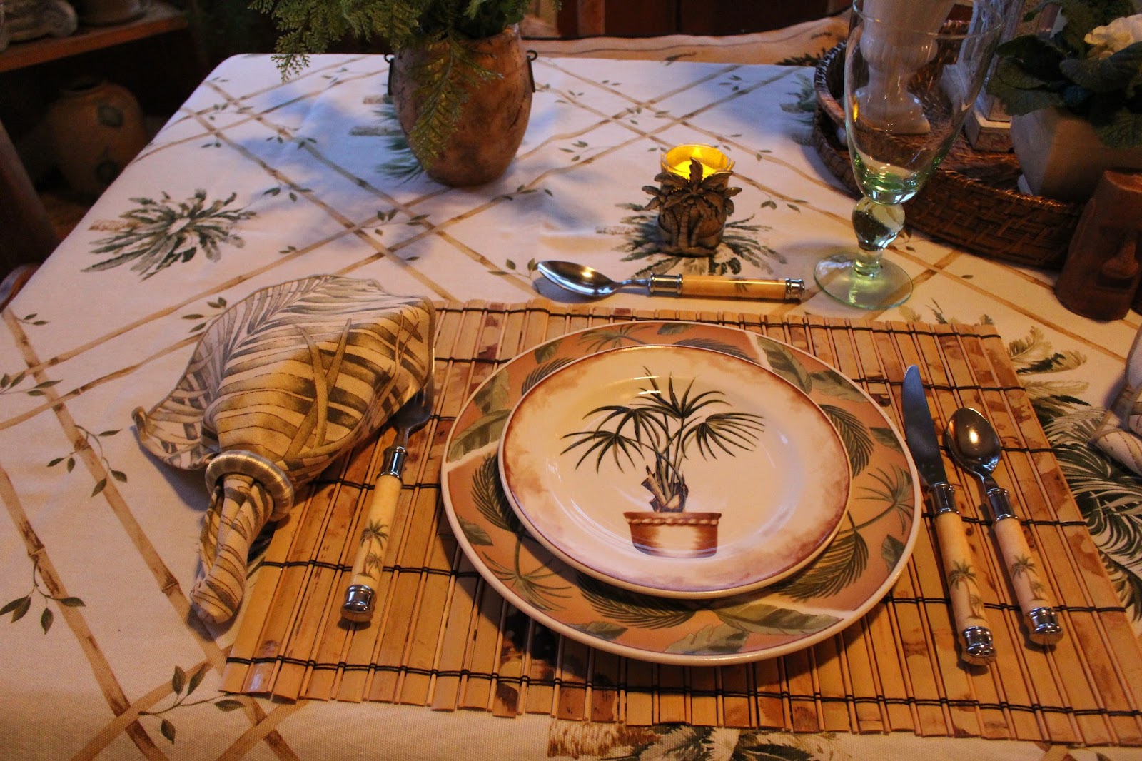 Designs by Pinky: A Tropical Table for 2!!!