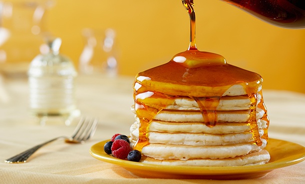 Pancakes and Maple Syrup with Fresh Fruits : Food Recipe