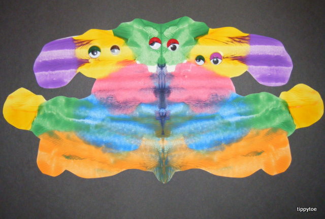 Tippytoe Crafts: Push-Paint Monsters
