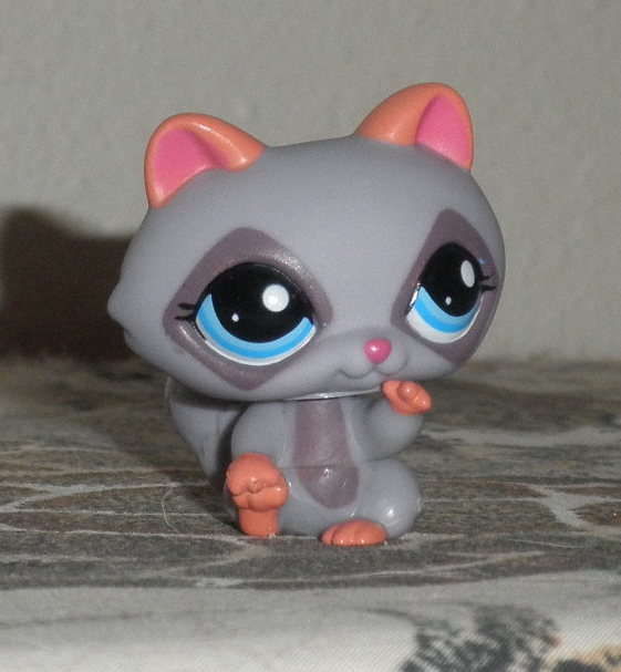 Collectomania: LPS Raccoons