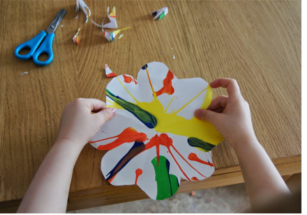 La forma delle nuvole: Festoni di carta per le feste di compleanno