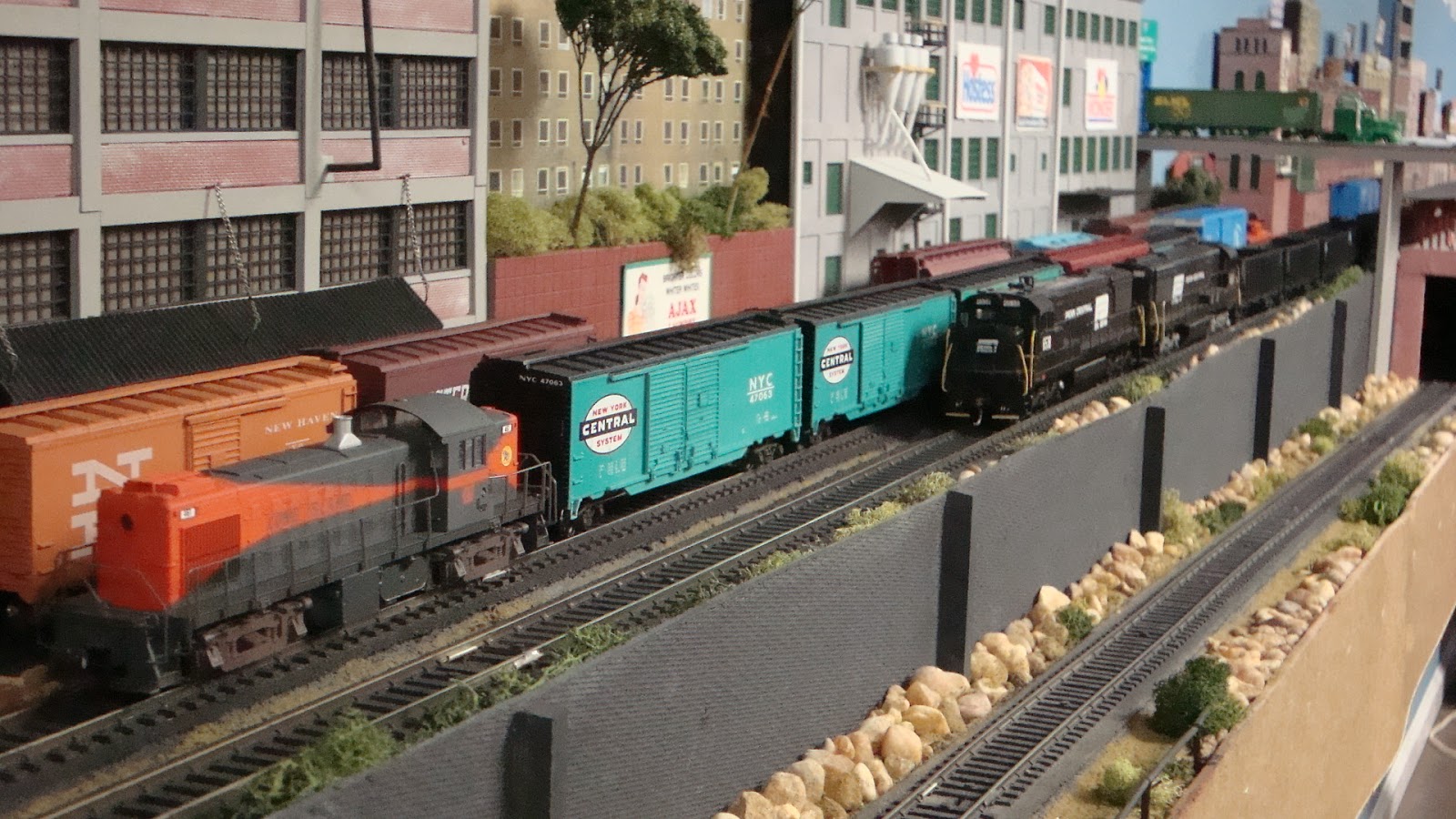 New York Central Train Layout: Penn Central Unit Coal Train / Unit ...
