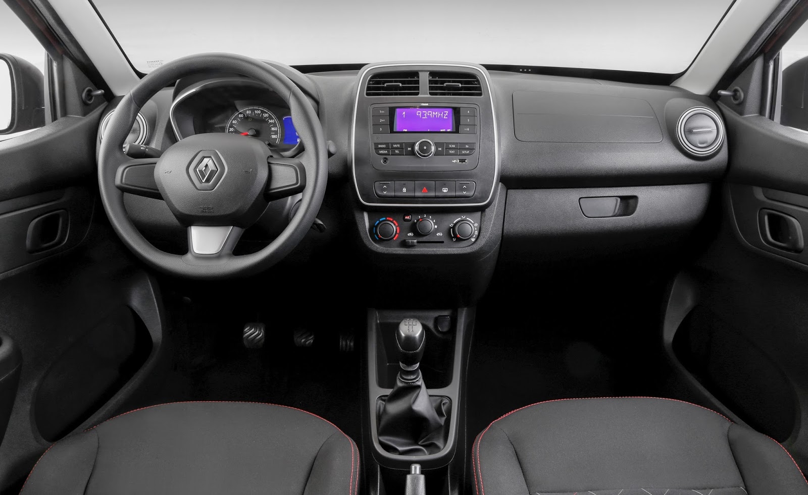 Enfim, Renault Kwid chega às concessionárias: veja detalhes de cada versão