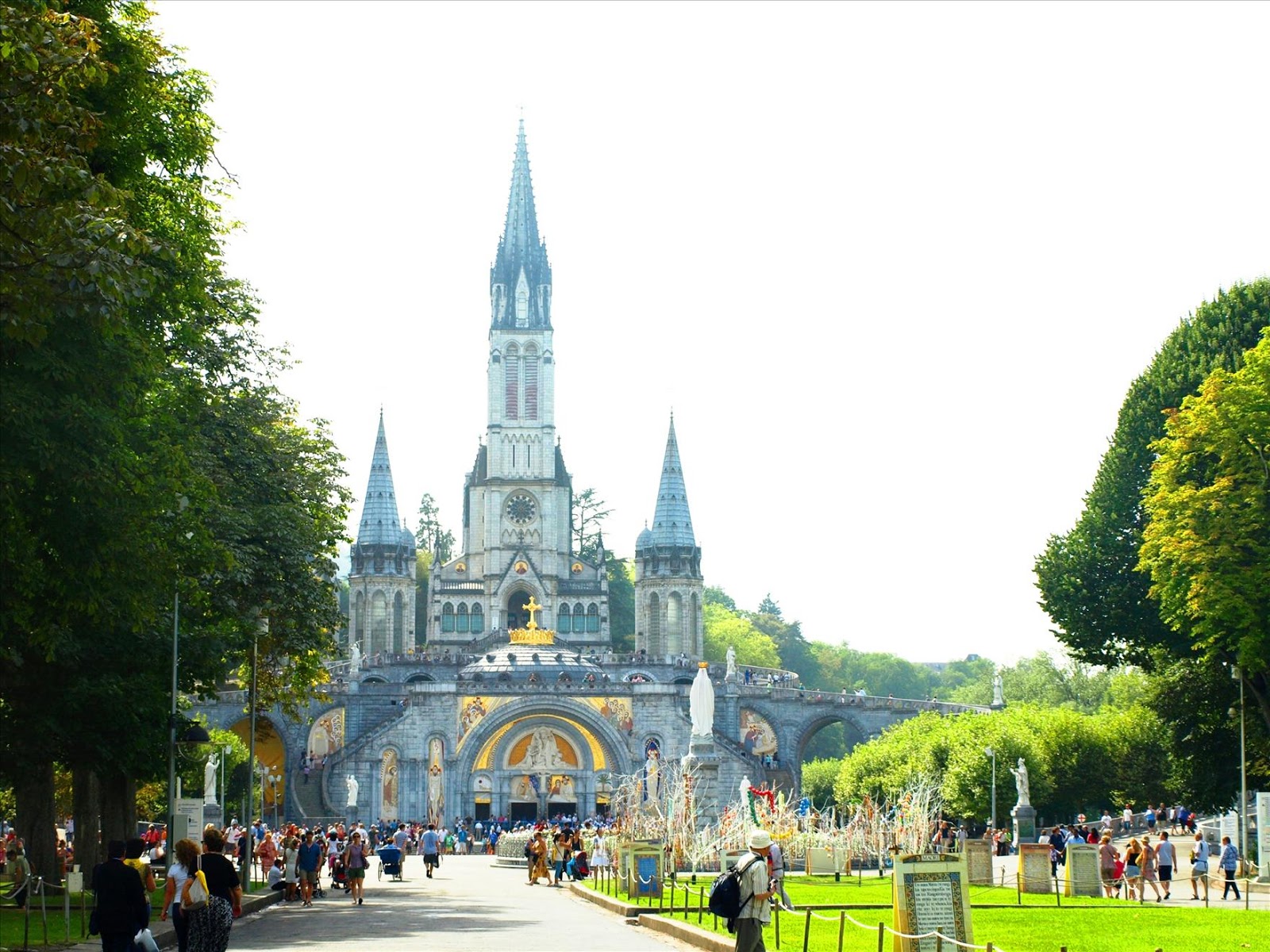 Best Pyrenees Photos: World Religion - Lourdes - Pyrenees - France