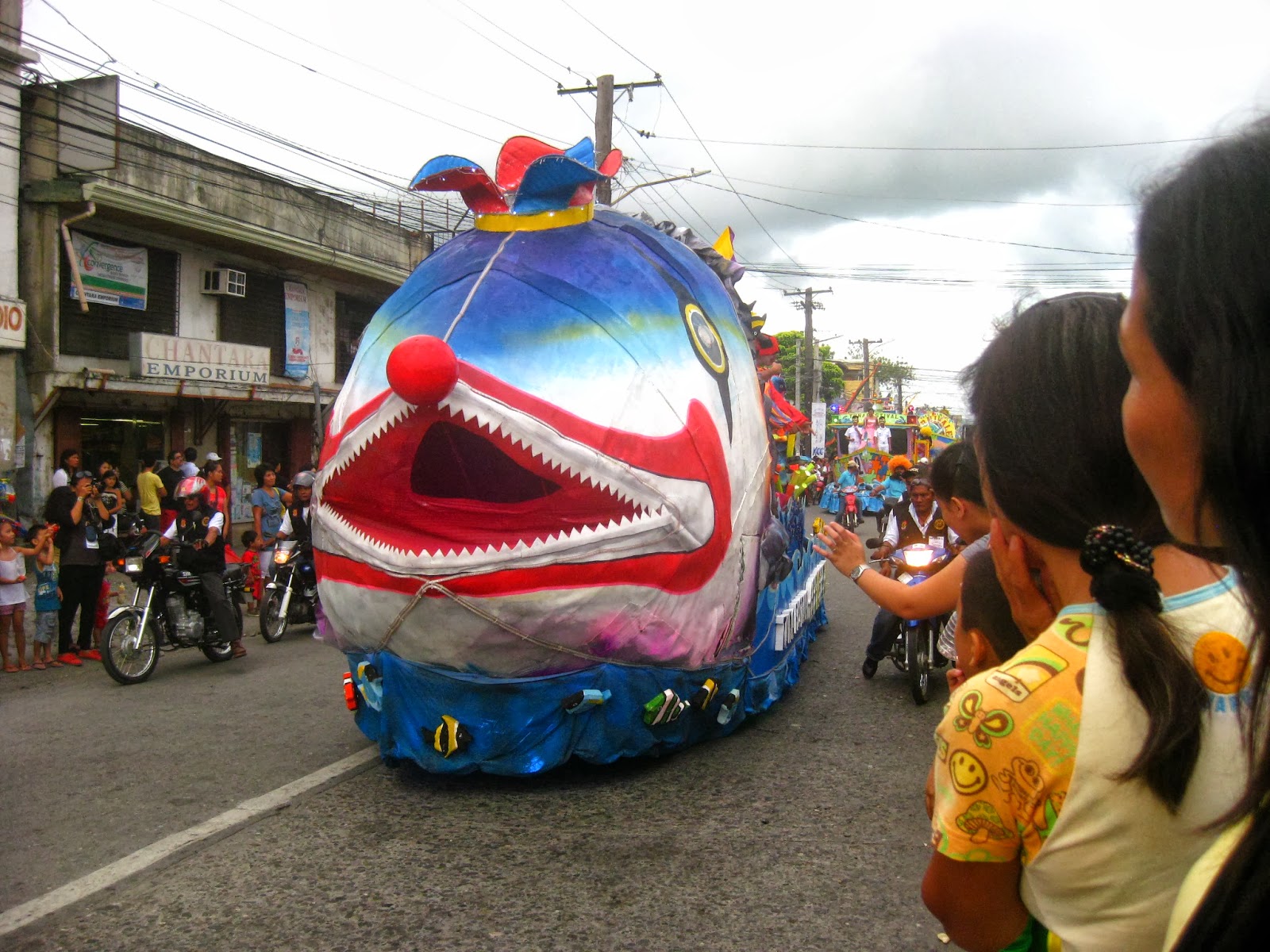 The Walking Tripod: Festival Photos: General Santos Tuna Float Parade 2013