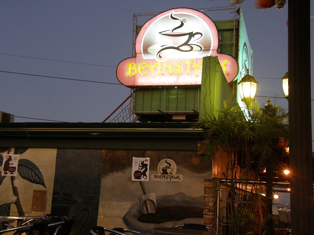 Lauren Star's Emblems of Fashion.: FOOD TRIP: BEANSTALK (CALAMBA, LAGUNA)