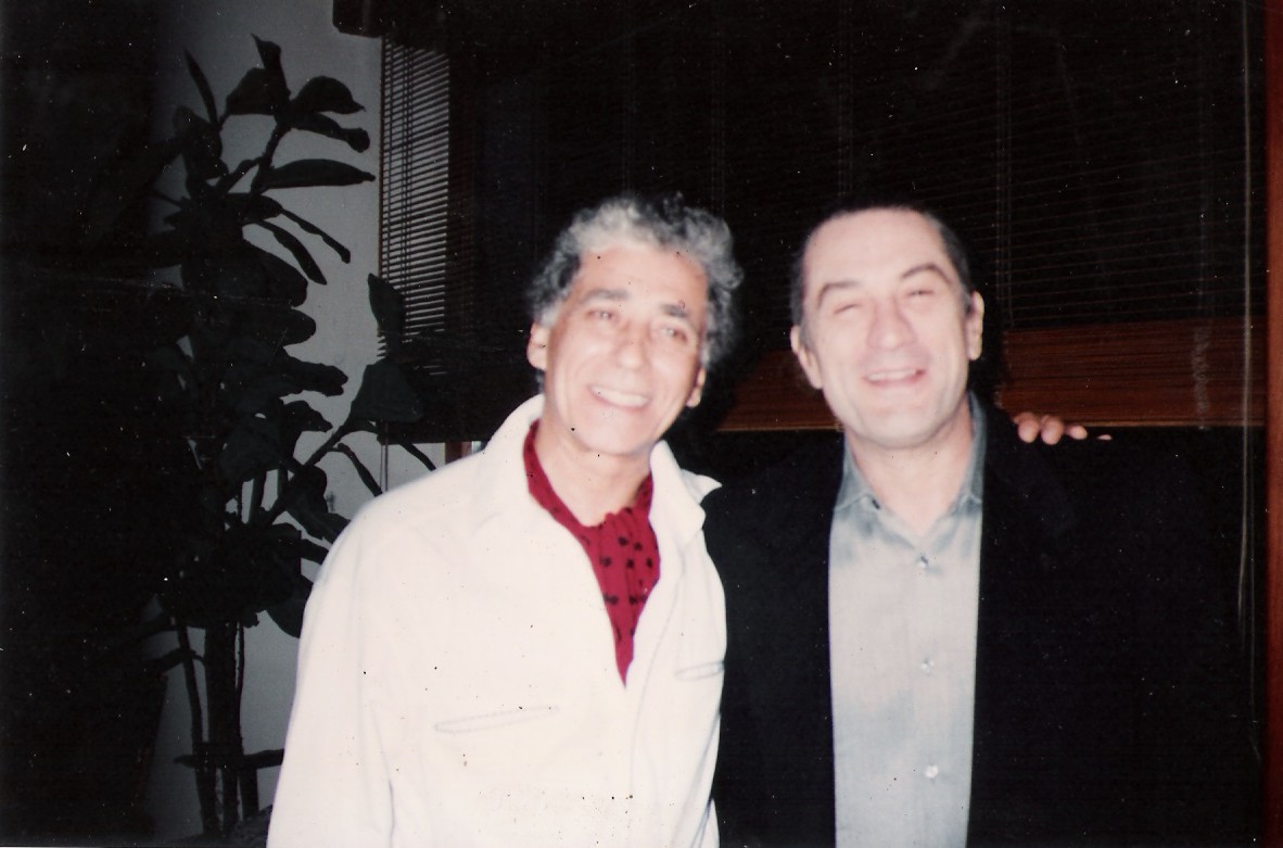 CURTA-METRAGEM: Viva Neville D'Almeida