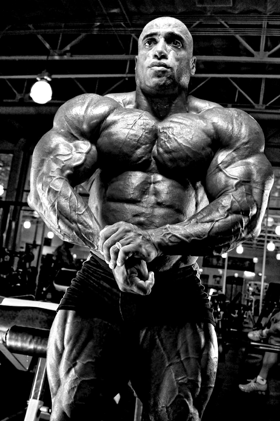 Muscle Lover: American IFBB Pro bodybuilder Dennis James "The Menace"