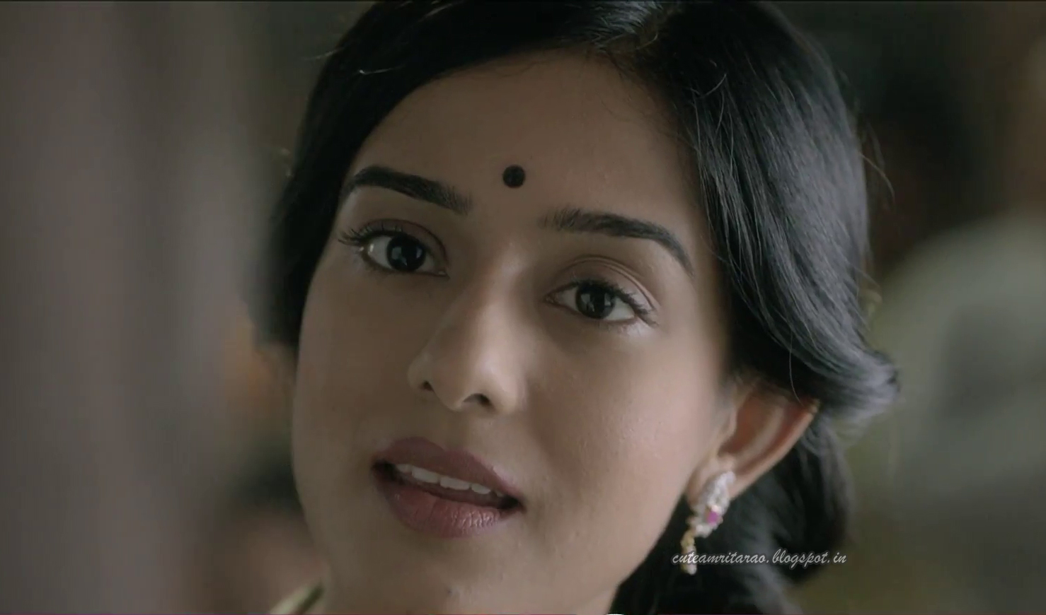 Cute Amrita Rao: Amrita rao snapshot from her new tv show meri awaaz hi meri pehchaan hai on &tv