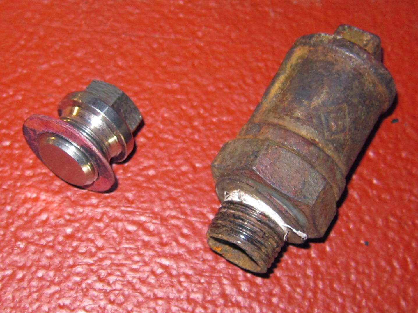 Sentinel Steam Loco 7109: Boiler Plugs & Clamps