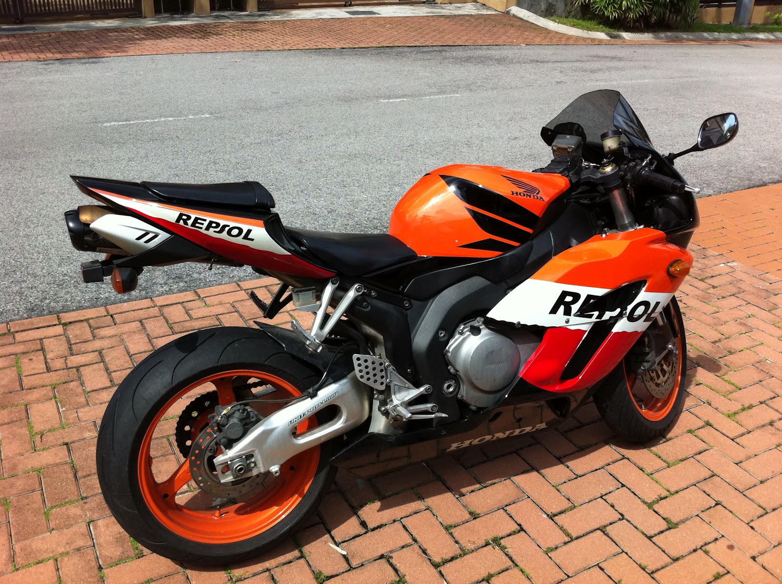 SUPER GREAT SPORTBIKES: Honda Cbr 1000rr 2004/2005 SOLD