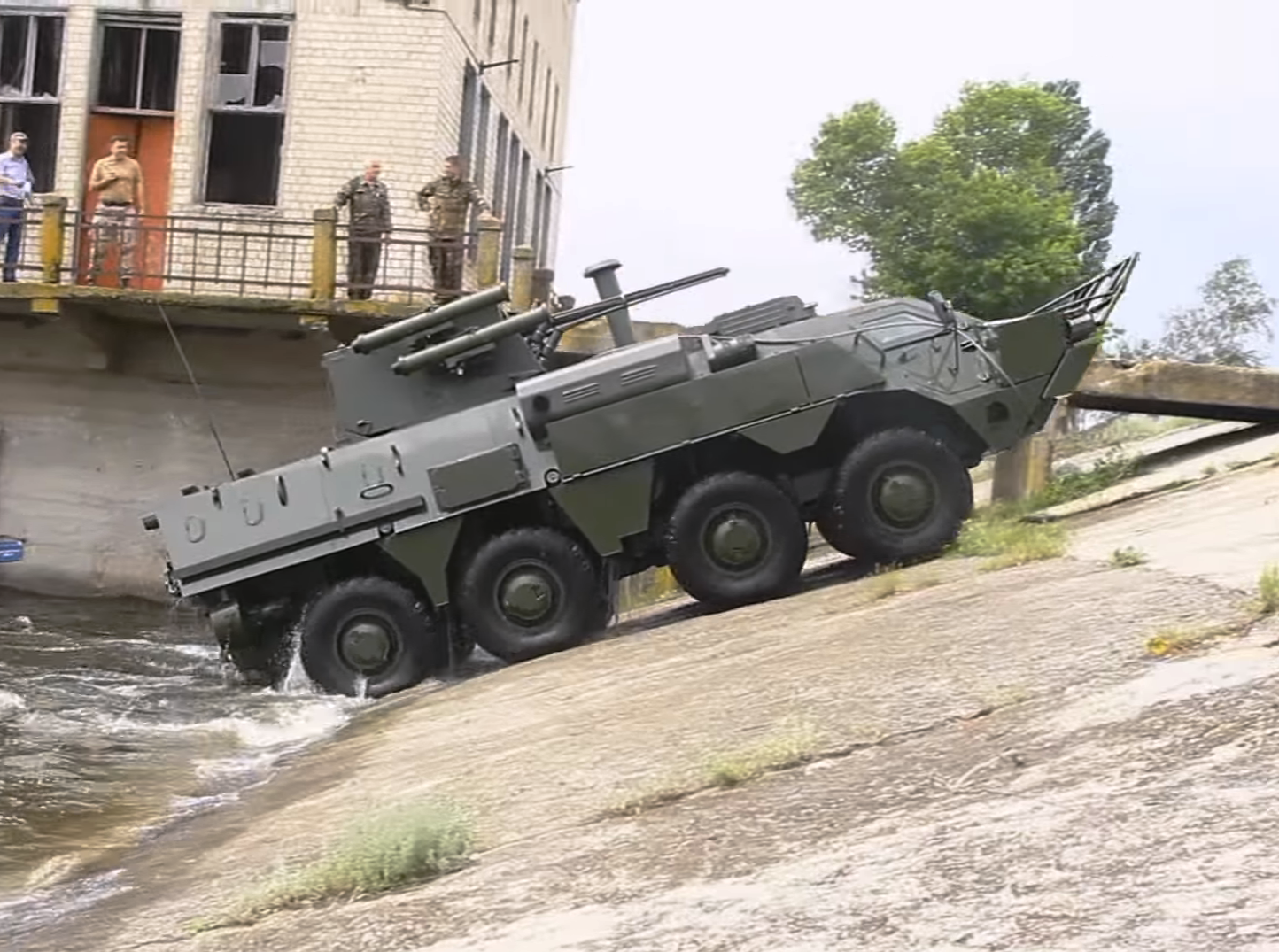 DEFENSE STUDIES: Evaluasi Kendaraan BTR-4M Korps Marinir