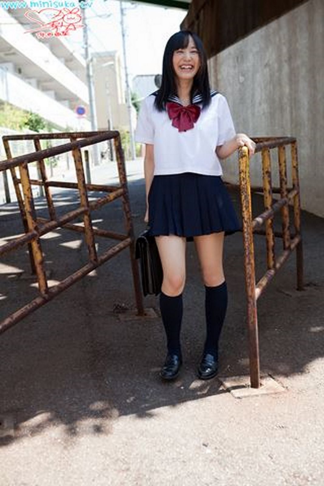 Sonidos Visibles: Yuri Hamada (浜田由梨) School girl