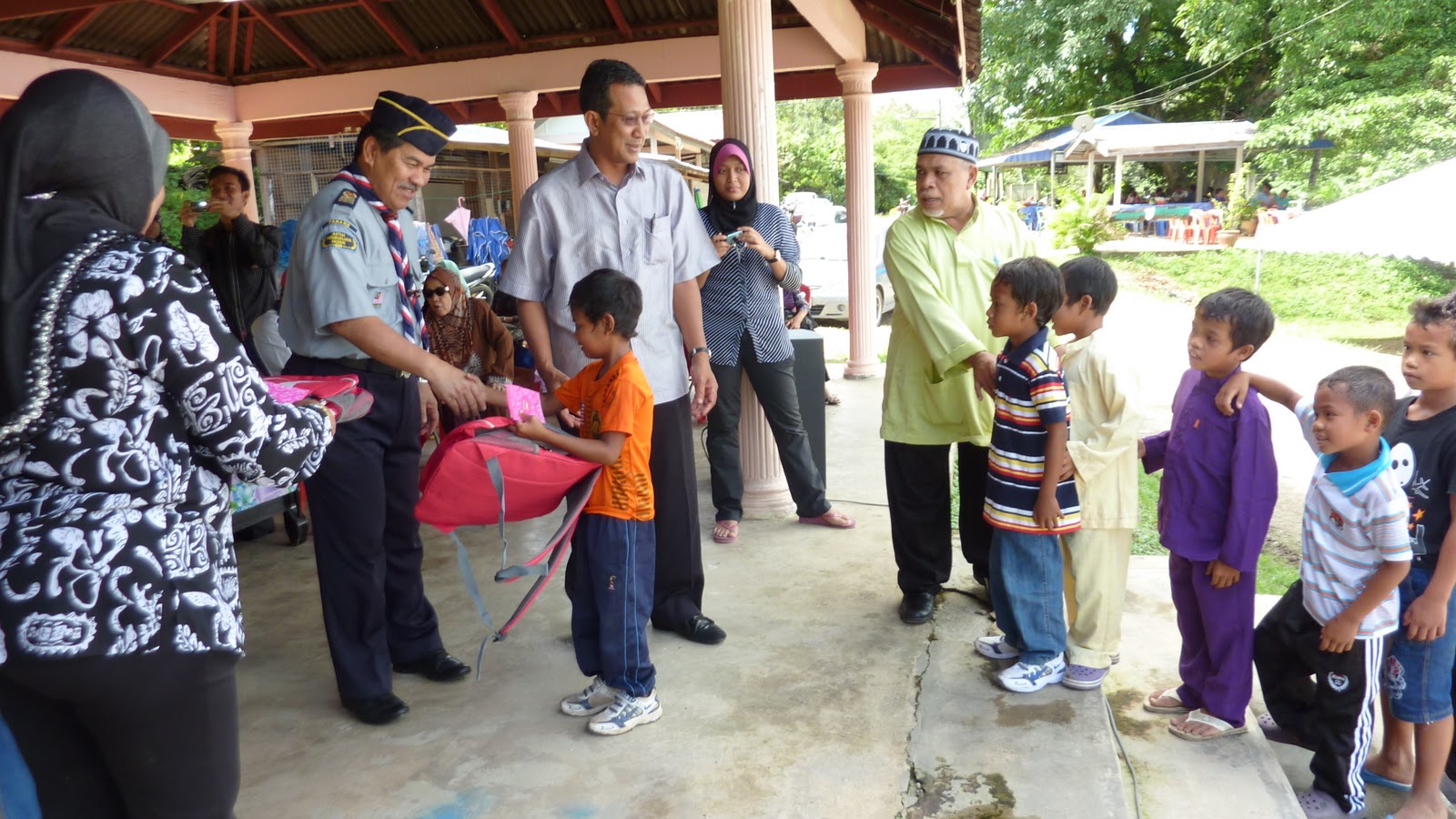 program anak yatim dan saudara baru di raub
