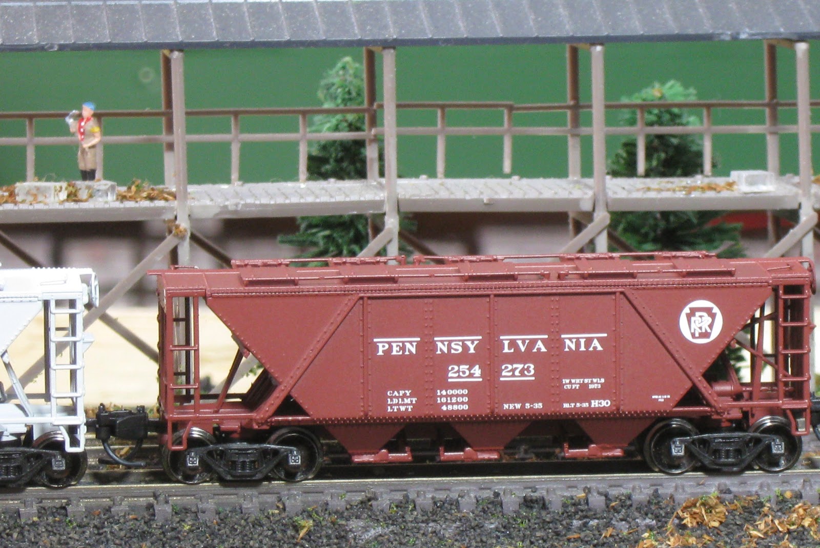 PRSL: The Pennsylvania Railroad H30 Covered Hopper Cars