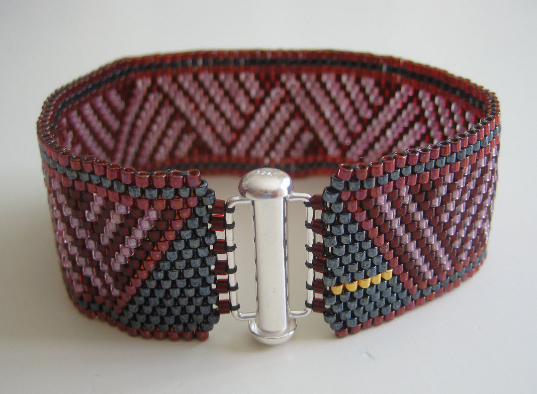 4 Corners Beadworks: Finished Herringbone Peyote Bracelet