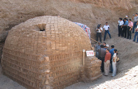 TYWKIWDBI ("Tai-Wiki-Widbee"): Chinese brick tombs