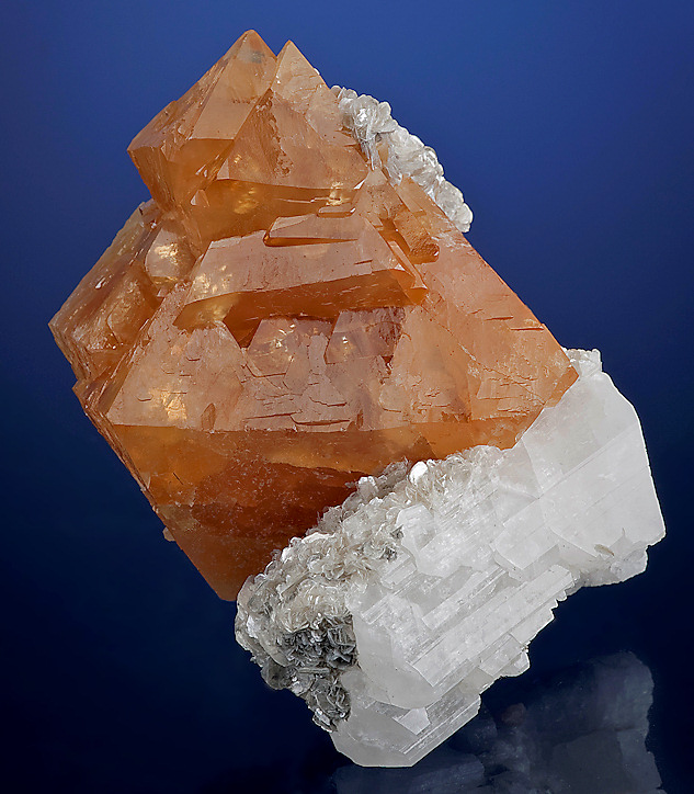 MINERALOGY: Rhodochrosite, Calcite, Scheelite, Spessartine, Pyrrhotite ...