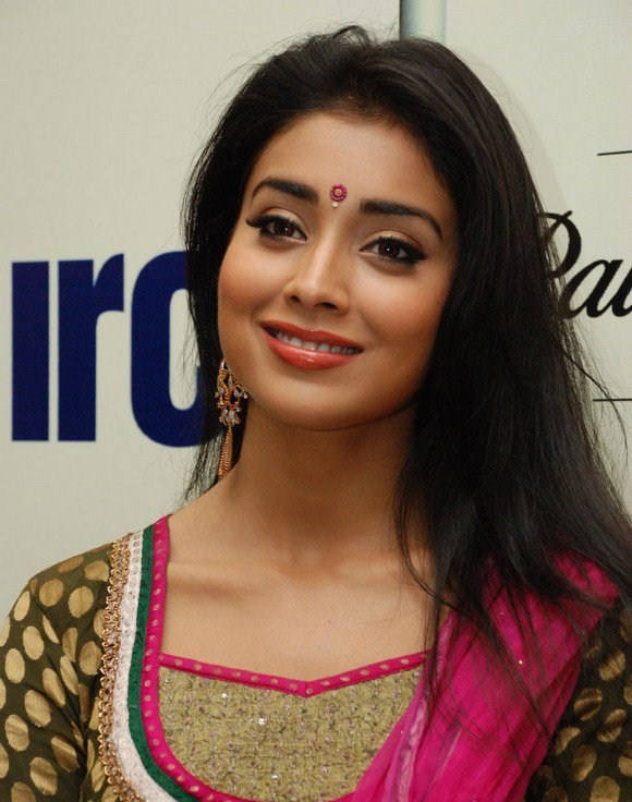 shreya | Images