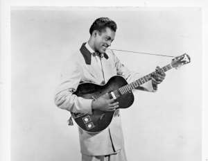 Legendary American rock 'n' roll singer Chuck Berry dies age 90 ...