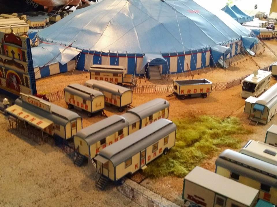 Circusmodellbau: Circus Krone 1:87