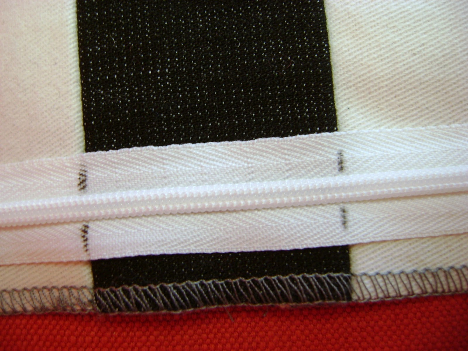 Village Dressmaker: Invisible Zipper Tutorial