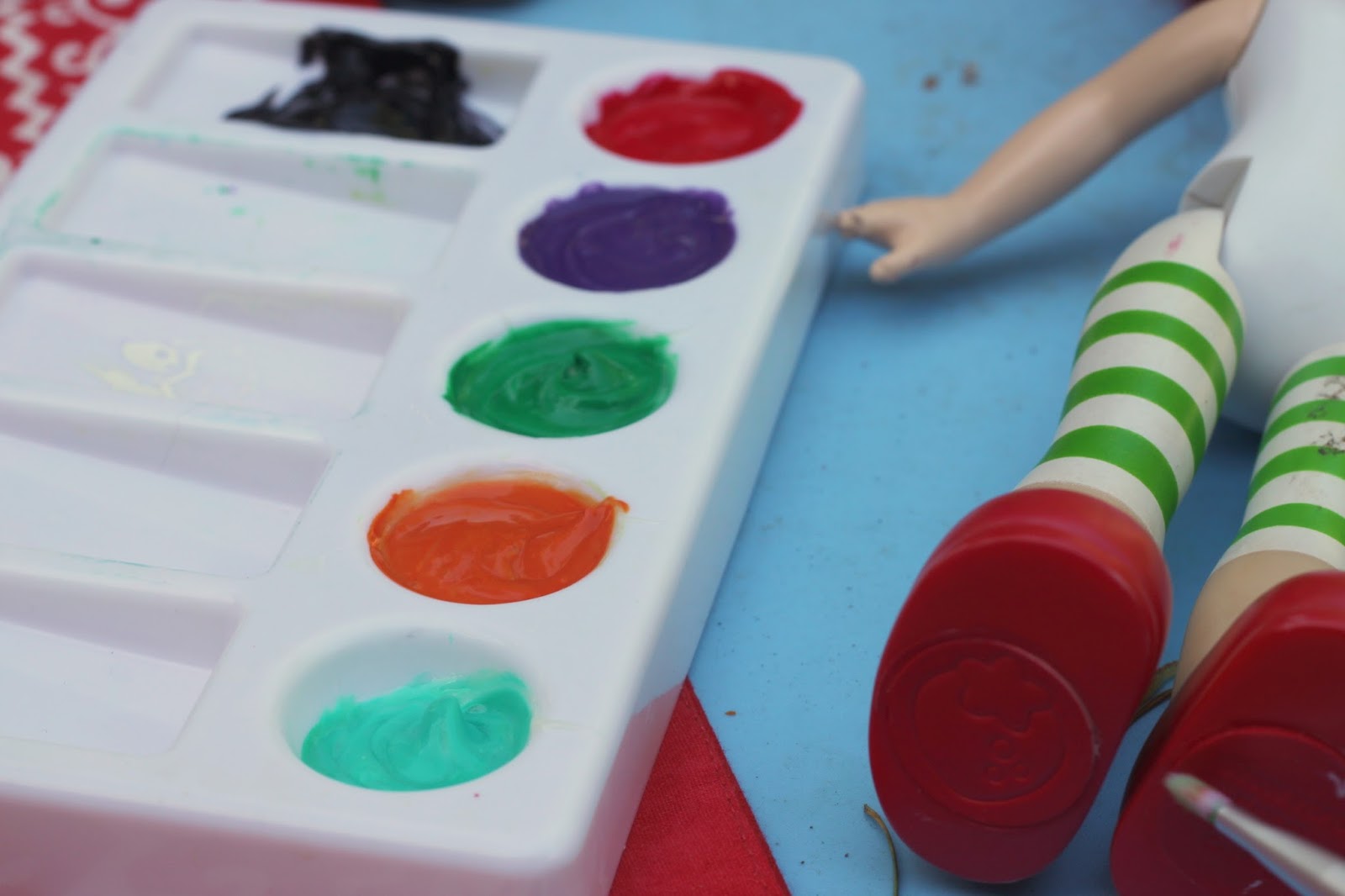 Green Owl Art: Face Paint Pretend Play