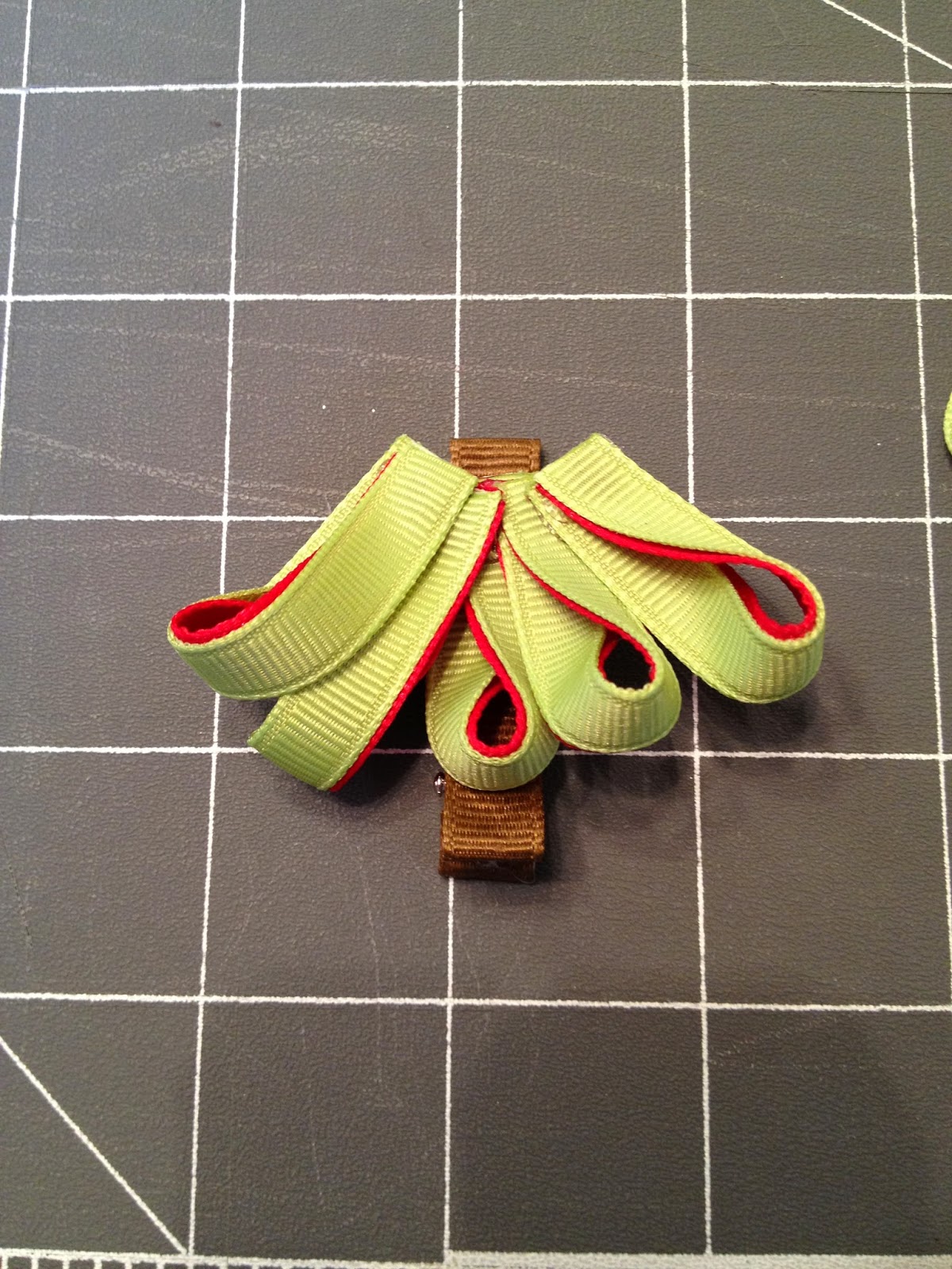 Crafting with Col: Christmas Tree Hair Clip